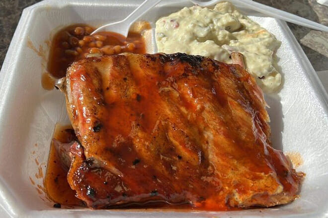 Leatha's Bar-B-Que Inn