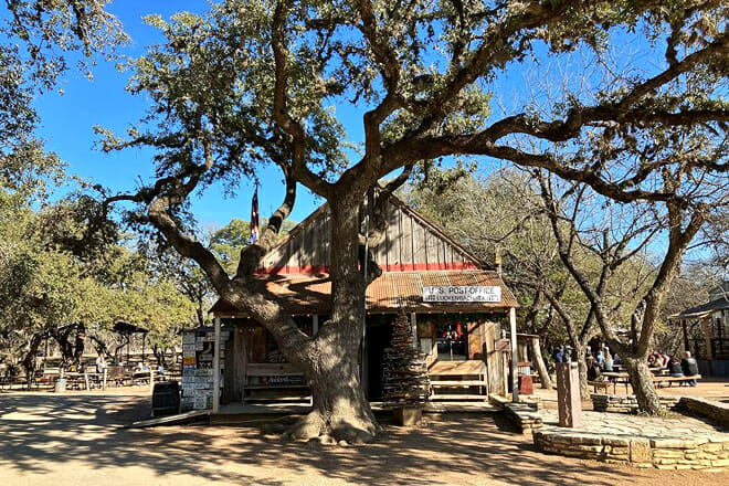 Luckenbach