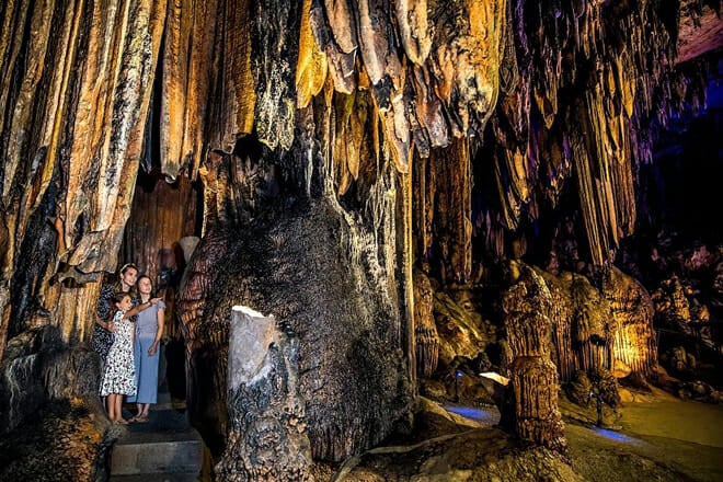 Majestic Caverns