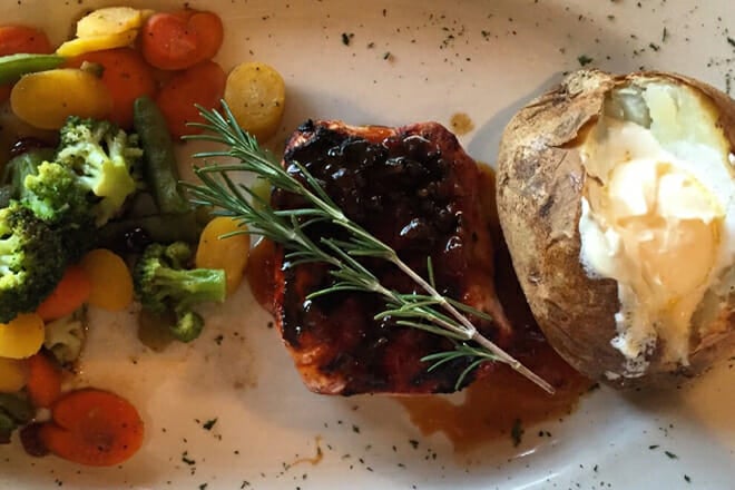 Redbone's Grill & Bar