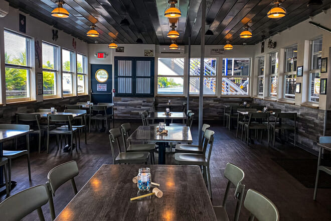 Rustic Inn Crabhouse