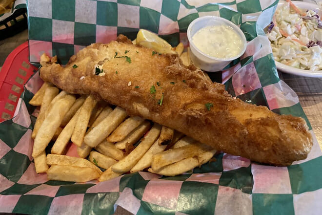 SALTY SHAMROCK IRISH PUB