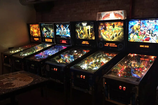 Sunshine Laundromat and Pinball