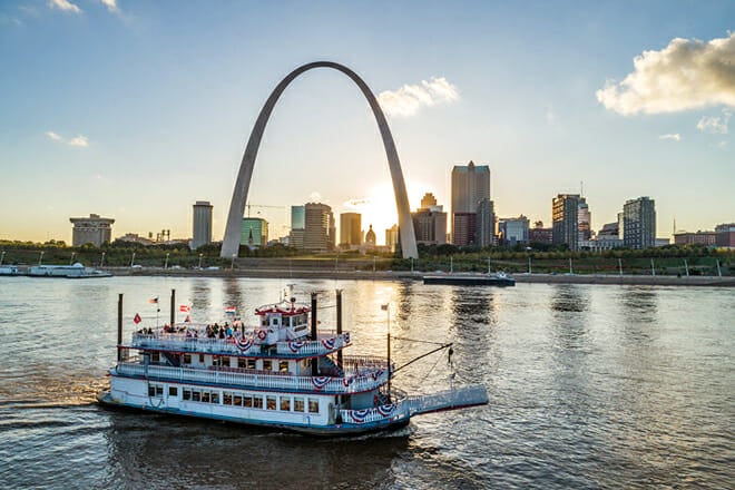 tom sawyer riverboat cruise tour