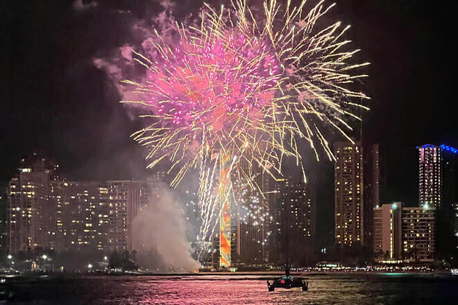 Waikiki Friday Fireworks Cruise