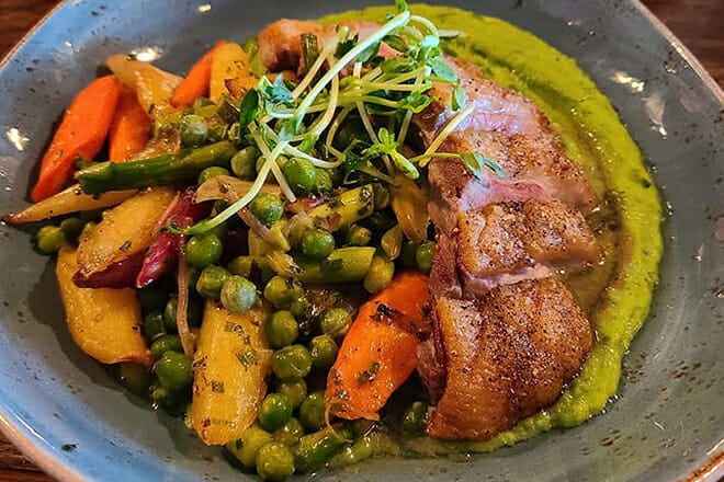 West Meadow Pub at The Meadowmere Resort