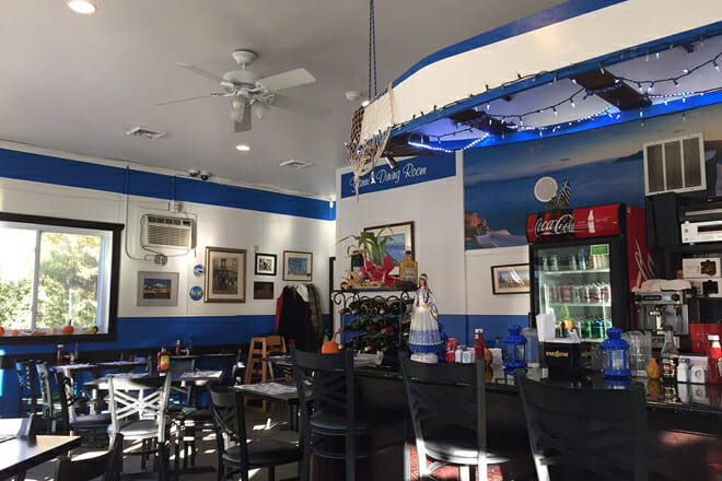 Yanni's Gyro Express cafe