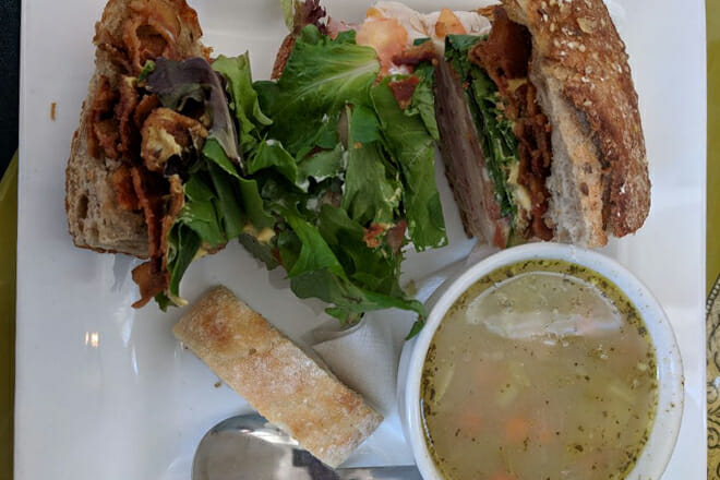 Amelie's French Bakery & Caf&eacute;