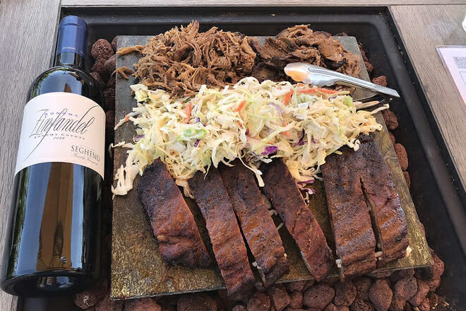 Bounty Hunter Wine Bar & Smokin&rsquo; BBQ