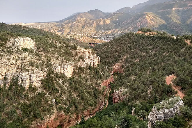 Cave of the Winds Mountain Park