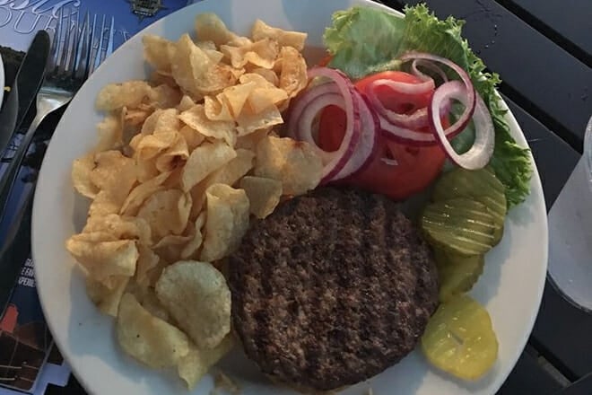 Charlie’s Irish Pub