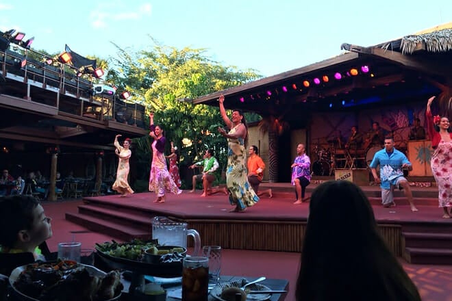 Disney&rsquo;s Spirit of Aloha Dinner Show
