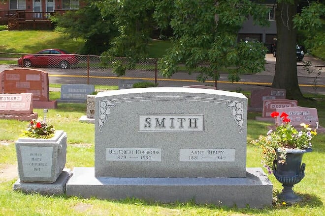 Dr. Bob&rsquo;s Gravesite