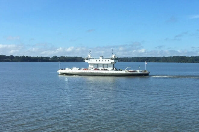 Jamestown-Scotland Ferry