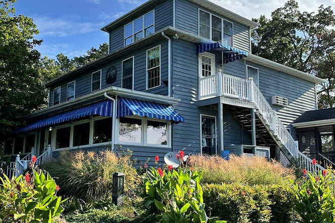 Lazy L Bed and Breakfast Resort