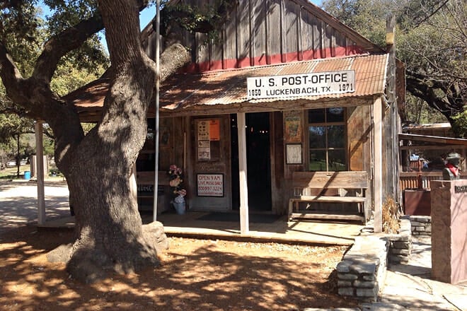 Luckenbach