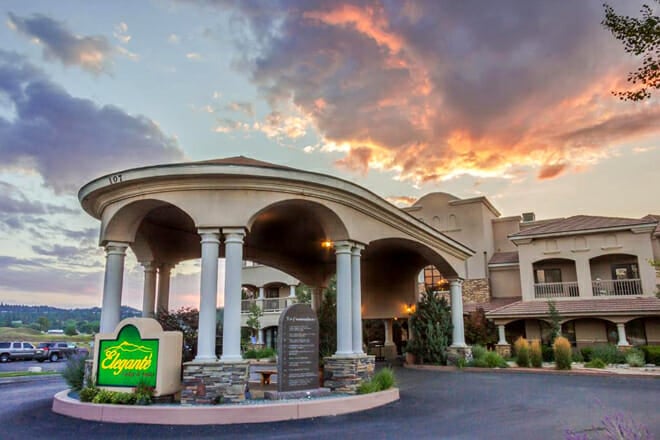 MCM Elegante Lodge & Resorts