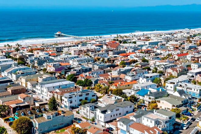 Manhattan Beach &mdash; California