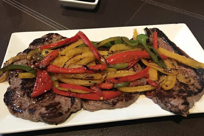 Manu&rsquo;s Kitchen Bar and Sushi Lounge