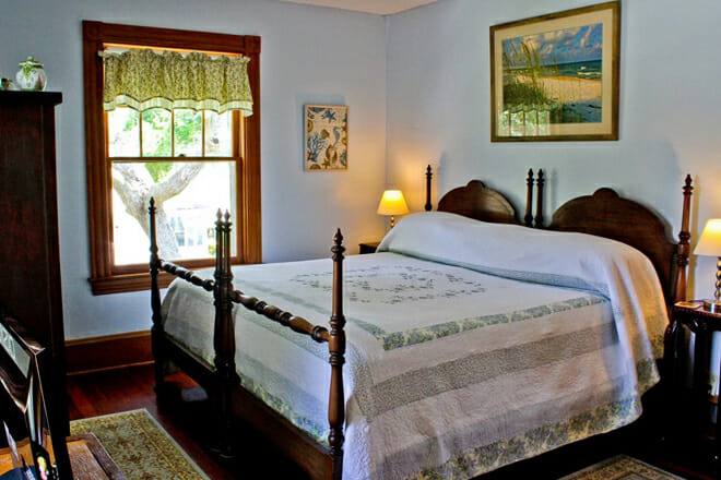 Night Swan Intracoastal Bed and Breakfast