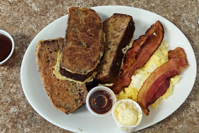 Parkside Caf&eacute;