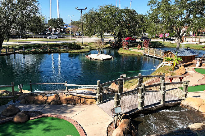 Pirate&rsquo;s Cove Adventure Golf