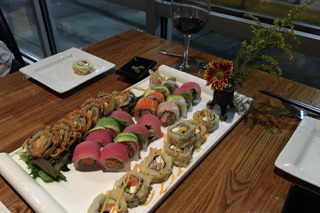 Pisces Sushi Bar And Lounge