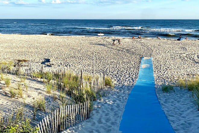 Ponquogue Beach