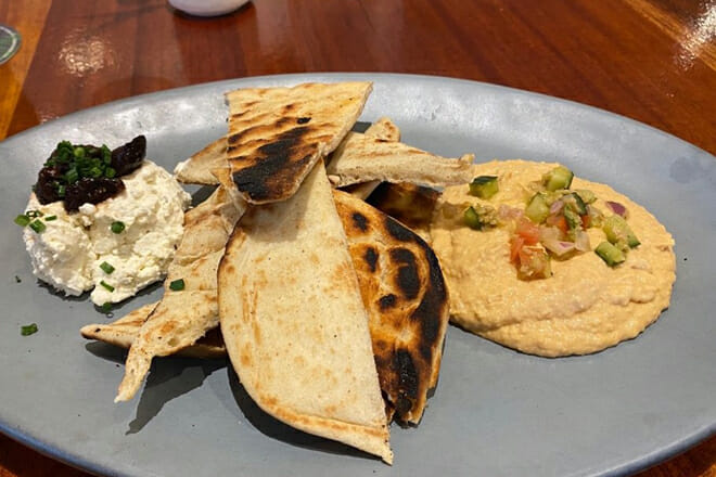 Tommy Bahama Restaurant, Bar & Store