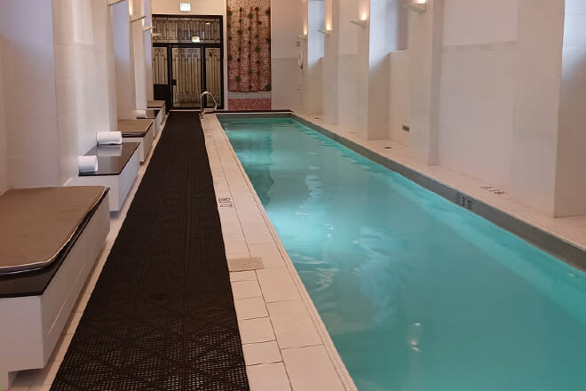 Waldorf Astoria Chicago