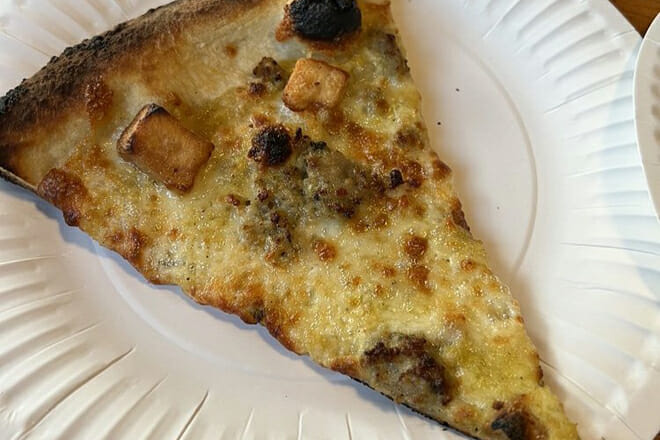 East Glisan Pizza Lounge