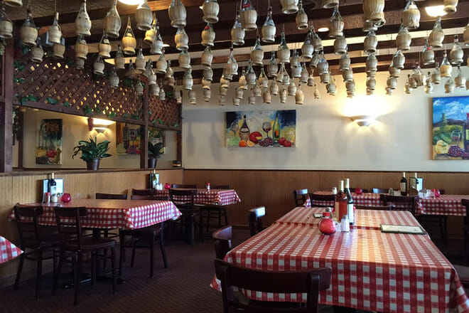 Filippi's Pizza Grotto