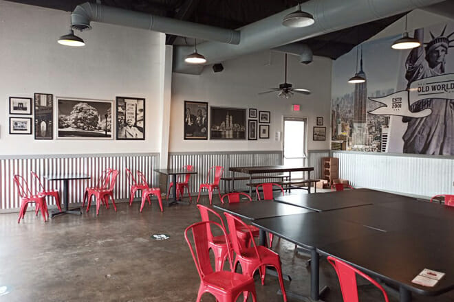 Giovanni&rsquo;s Old World New York Pizzeria