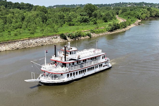 Hannibal River Cruises on the Mark Twain Riverboat