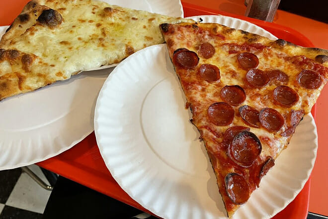 Pauli Gee's Slice Shop