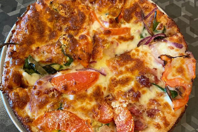 Aver's Gourmet Pizza Bloomington East