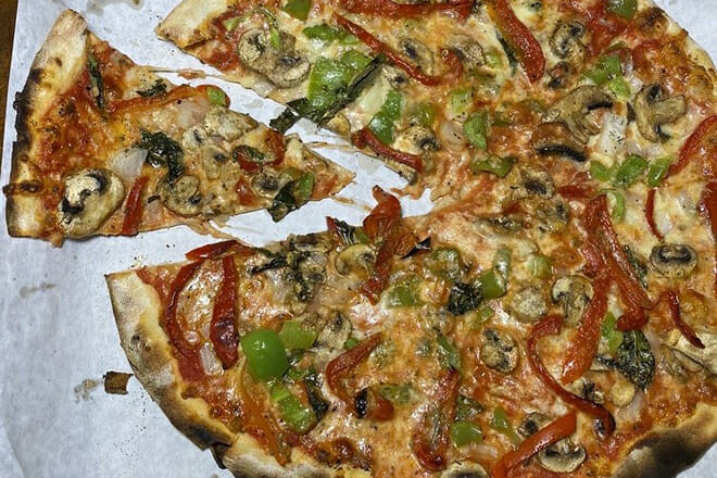 BAR &ndash; Pizza, Beer, and Nightclub