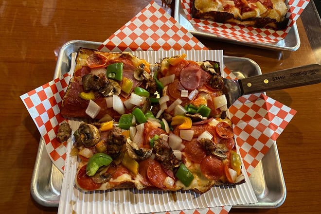 Benny's Pizza Palace & Social Club