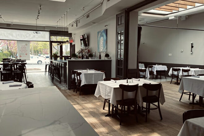 Dee's Wood Fired Pizza & Kitchen