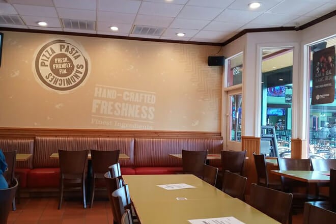 Flippers Pizzeria - Old Town