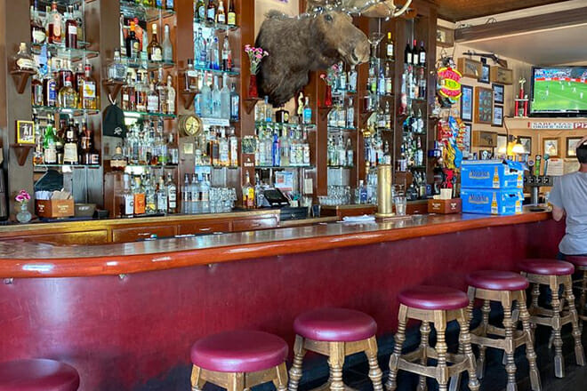 Legends at the Old Circle Inn