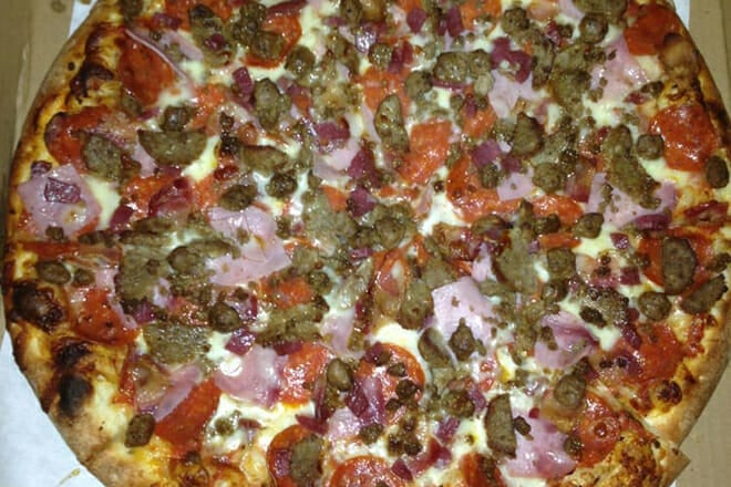 Lucy's Pizza & Burgers