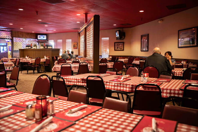 Mama 'n Papa's Pizza Grotto