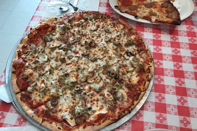 Mannie and Bo's Pizzeria