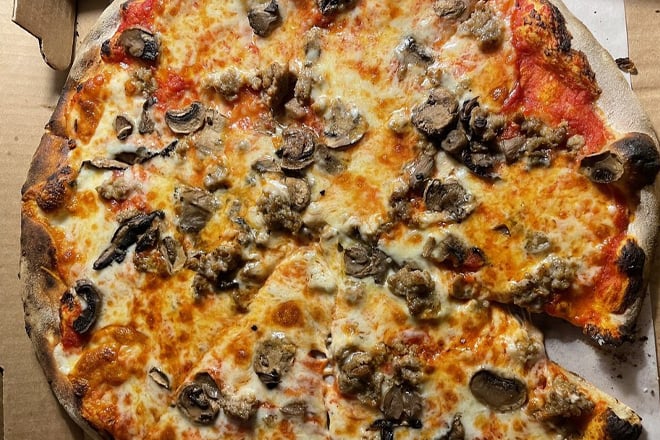 Max & Leo's Artisan Pizza