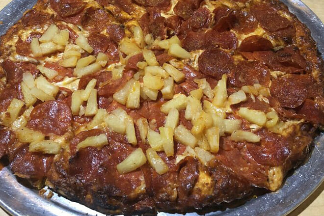 Me-n-ed&rsquo;s Pizzeria