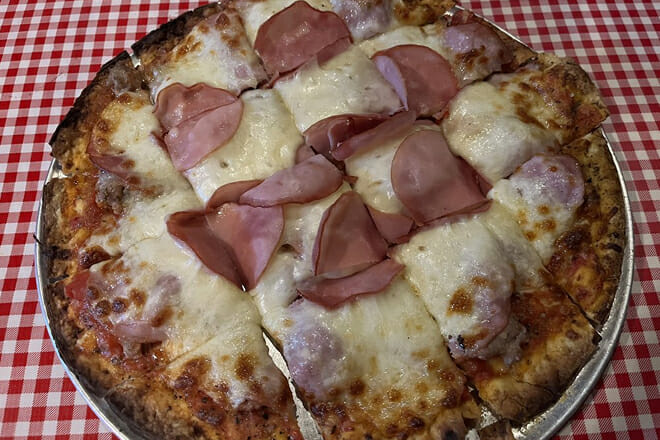 Mr G'S Chicago Pizza & Pub