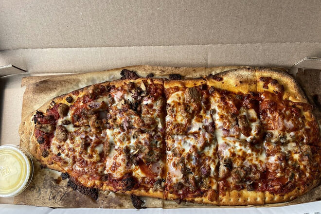 Slim & Husky's Pizza Beeria