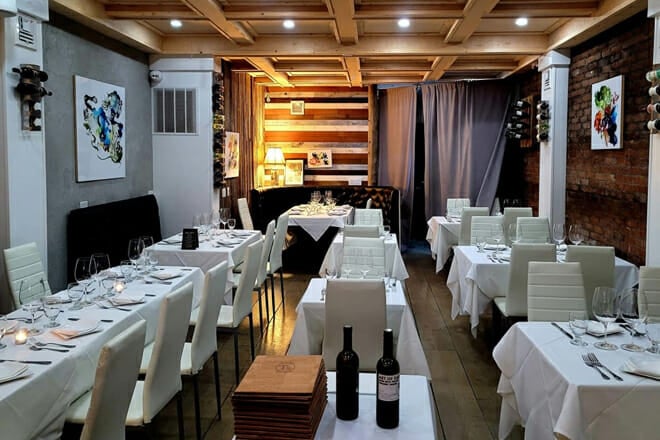 T's Wine Bar + Kitchen