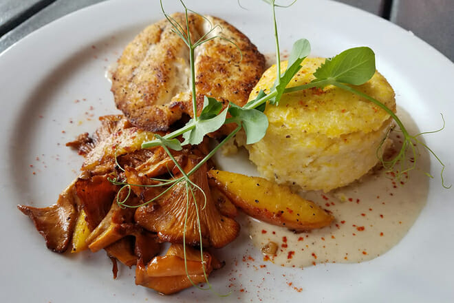 Boshamps Seafood & Oyster House